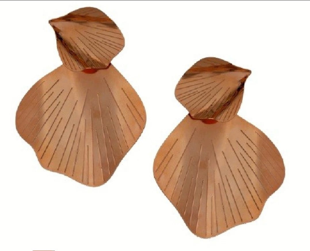 Brinco Duas Max Pétalas Dourado - Isaro