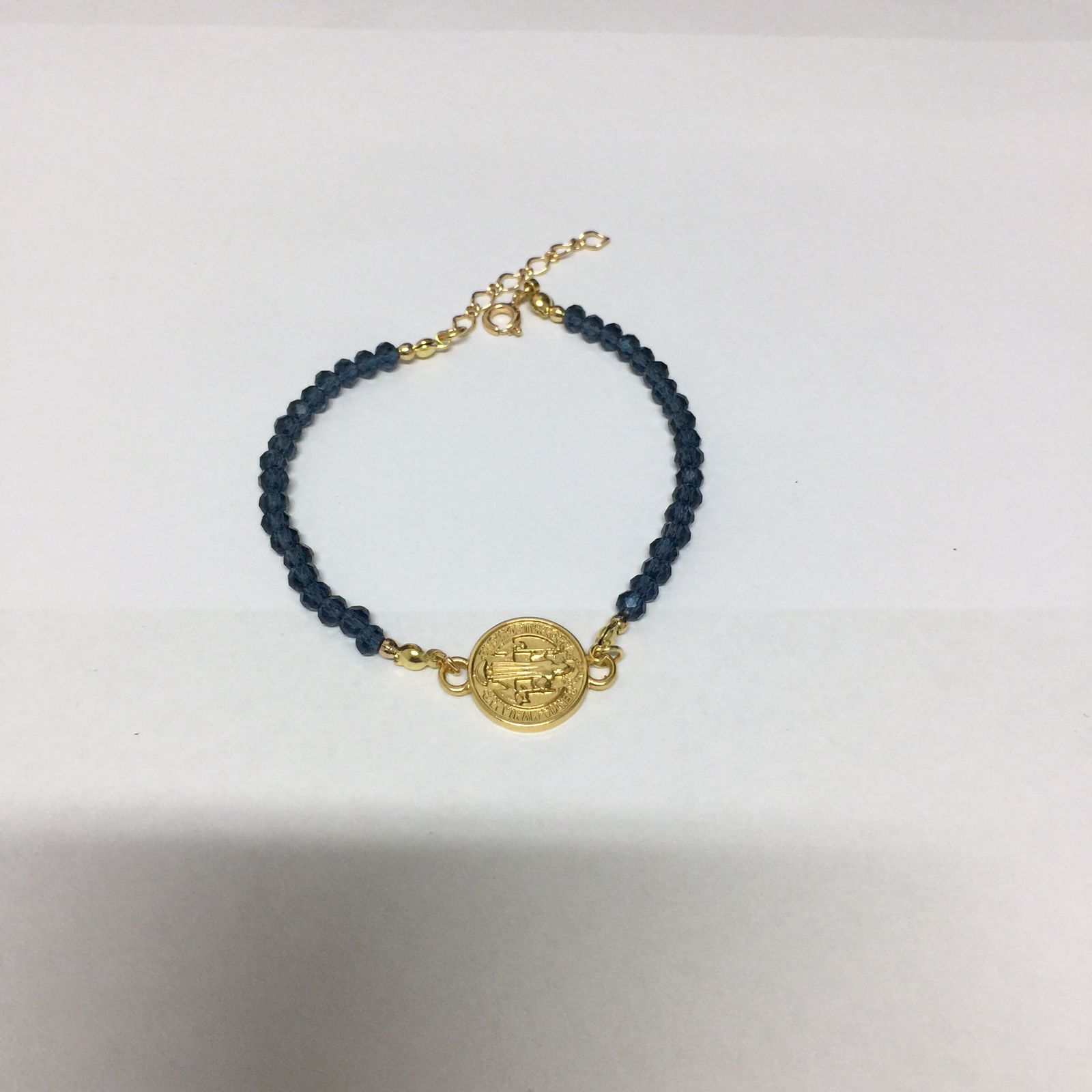 Pulseira Cristais Com Santinho Dourado - Isaro